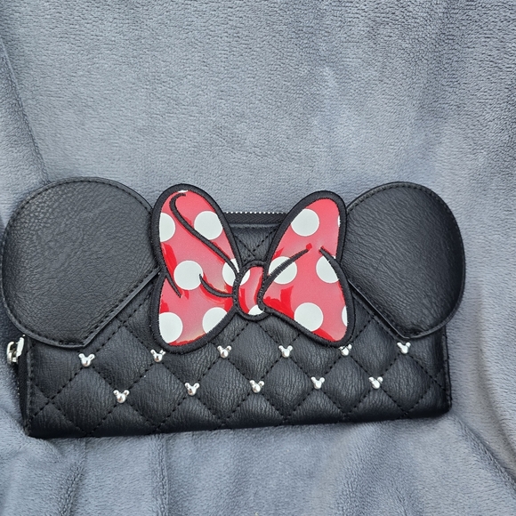 Loungefly | Bags | Disney Loungefly Minnie Mouse Wallet Clutch With Bow ...